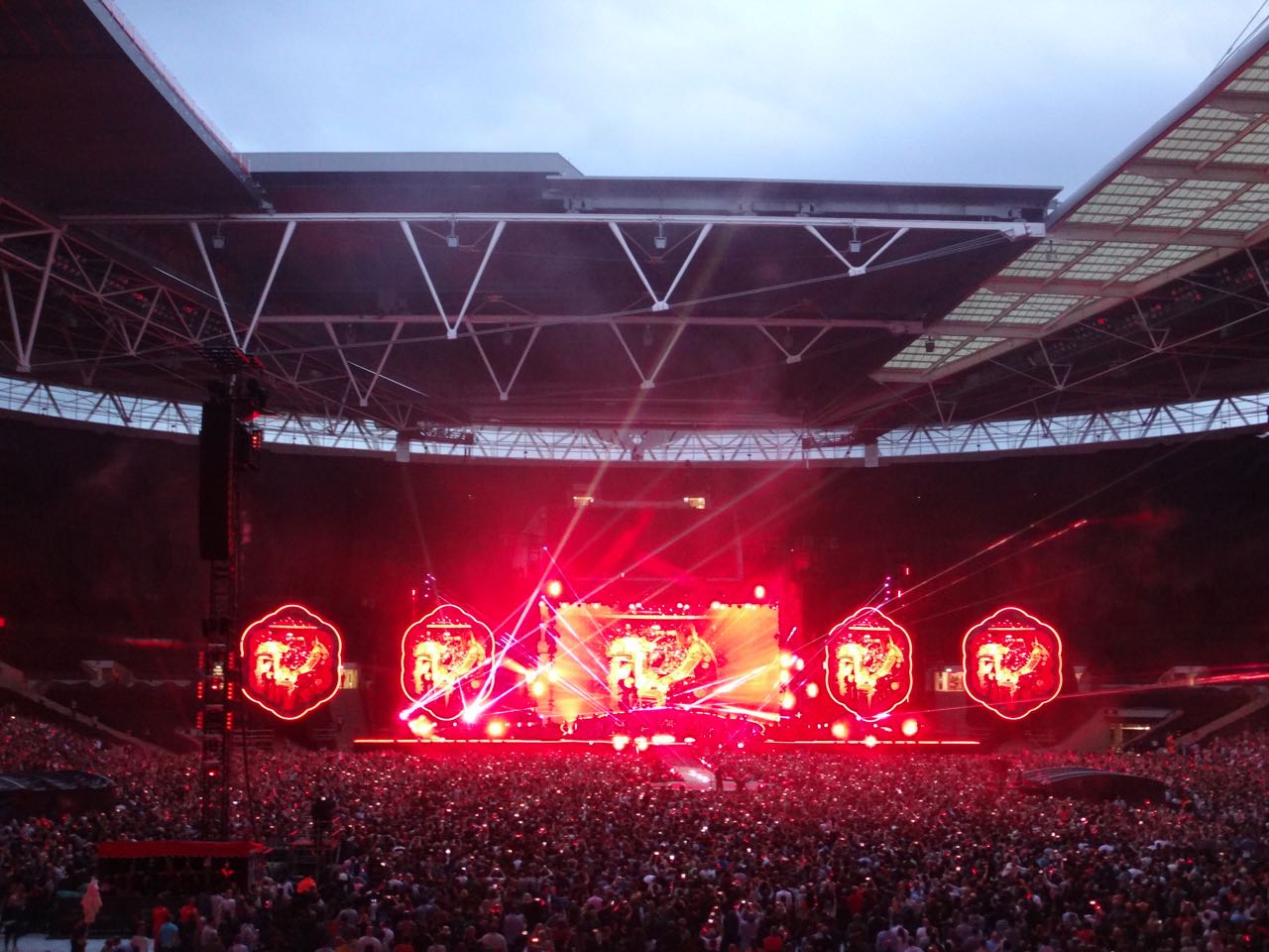 Coldplay World Tour ’16 – Firefly Lighting